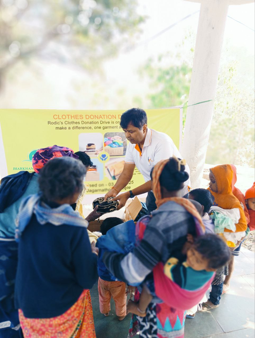 Donating Kind – “A Cloth Donation Camp” – Jharkhand Foundation Kendra
